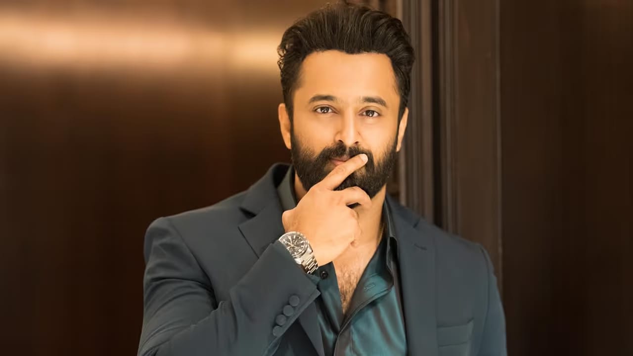 മാനേജരെ മർദ്ദിച്ച കേസിൽ ഉണ്ണി മുകുന്ദന് കോടതി സമൻസ് | Vararuchi